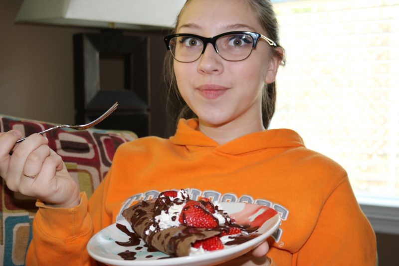 Cocoa Wonder Wraps with Strawberries - THM Friendly