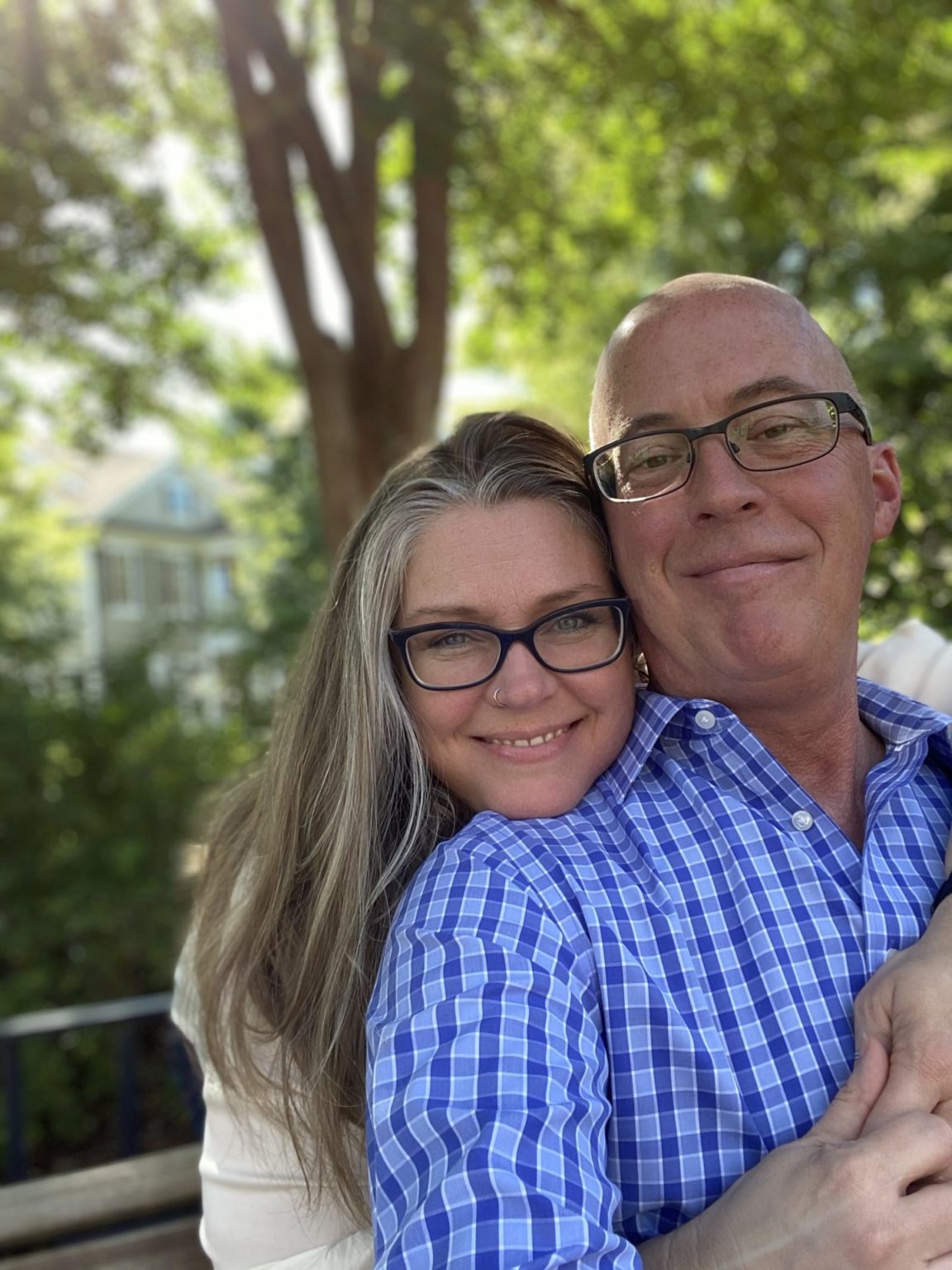 Pros and Cons of Living Apart Together While Married