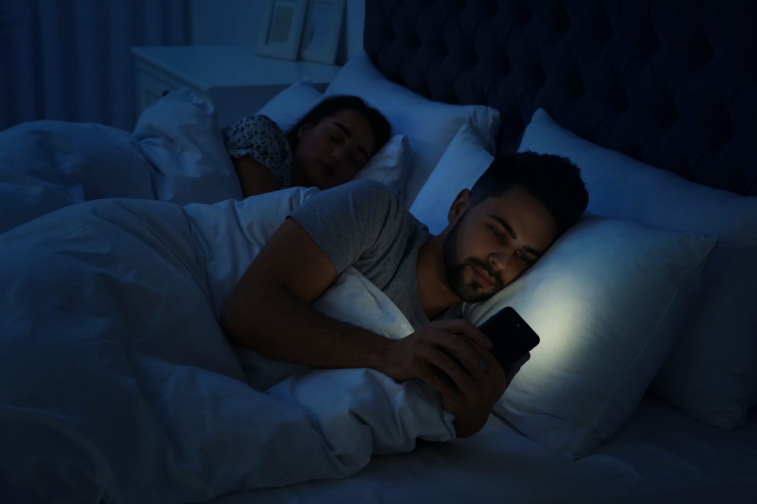 Is it healthy for couples to sleep in separate beds?