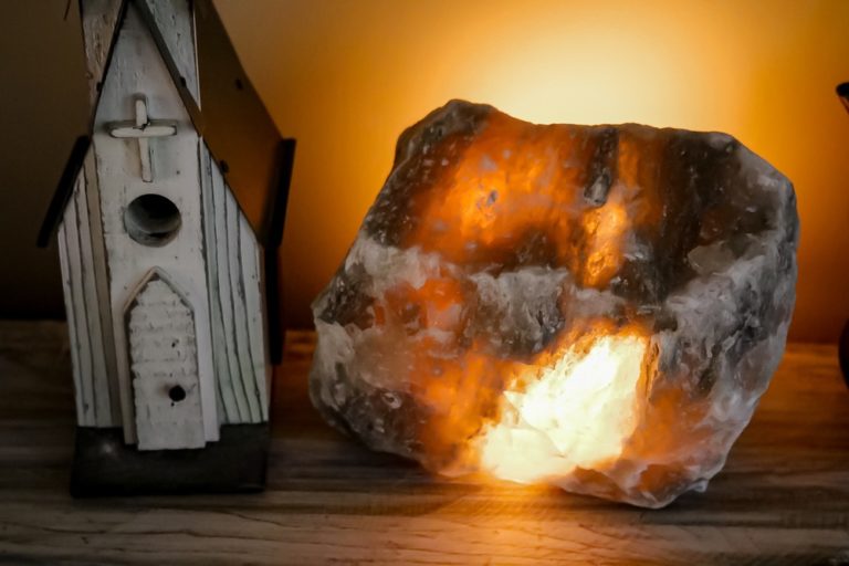 How to Use Salt Lamps instead of Night lights - The Ultimate Guide